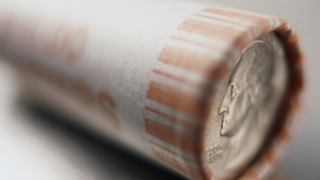 How Many Quarters in a Roll? Full Breakdown & Value Guide - Money Metals