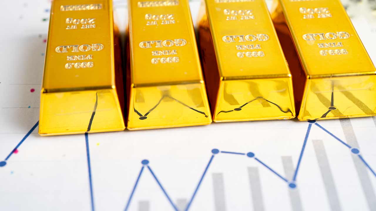 Physical Gold vs Gold Stocks: Key Differences, Risks, & Long-Term ...